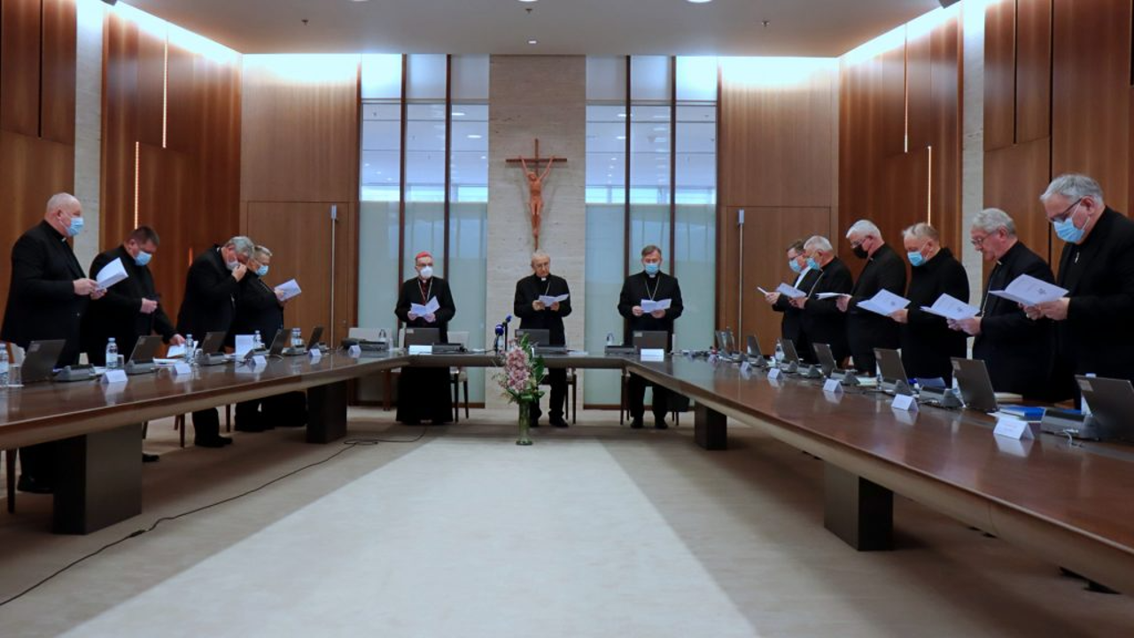 Hrvatski biskupi uputili vjernicima ''Poticaje i smjernice za zauzetije ...