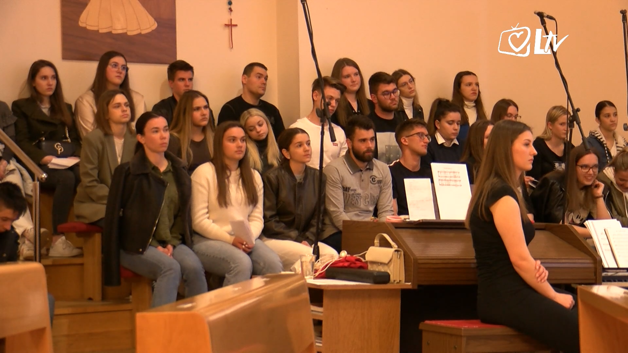 IZDVOJENO - Susreti za mlade u Sesvetama: zbor ''Aeternitas'' Župe Svih ...