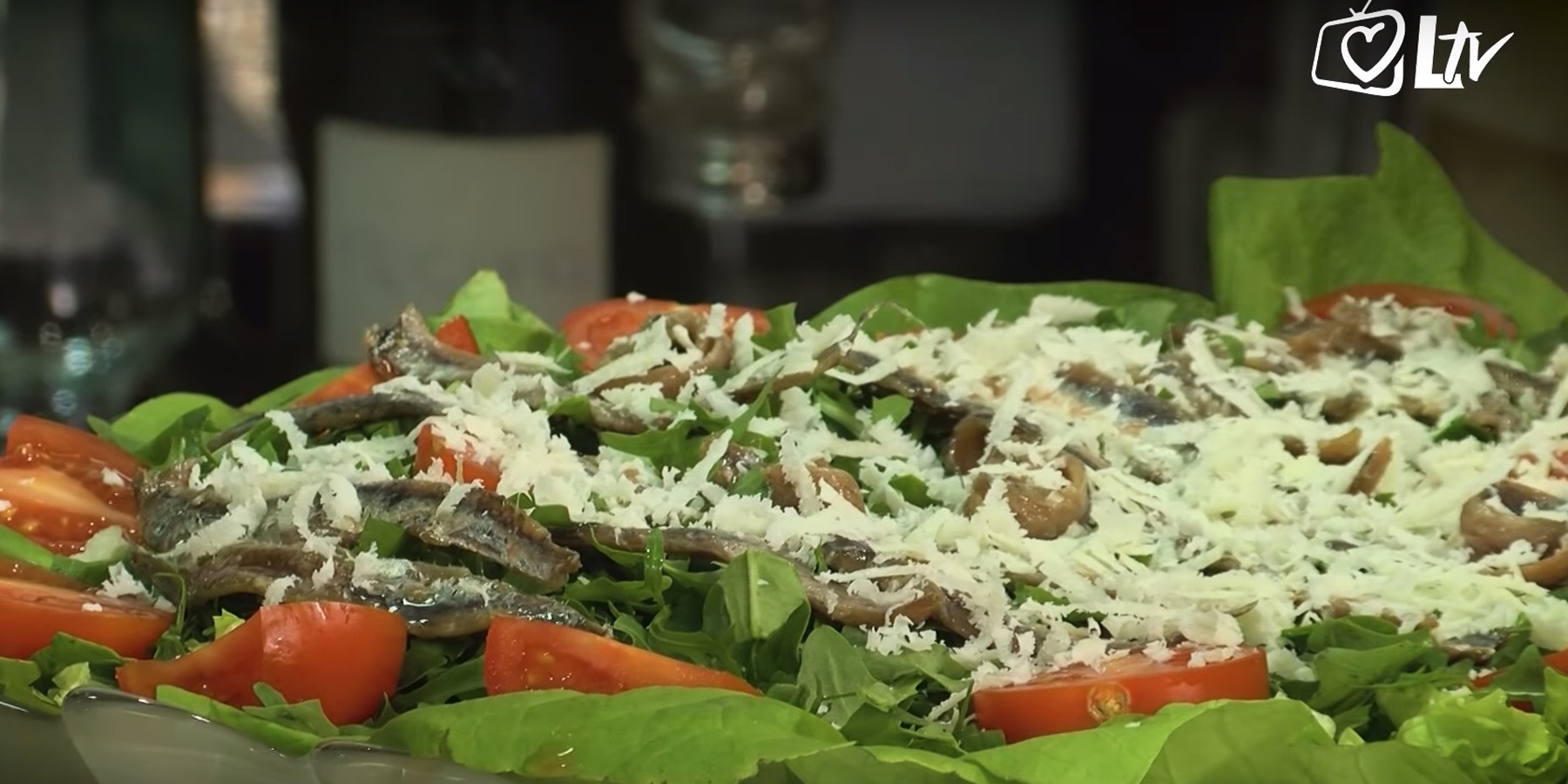 Blagoslovljen tek - Carpaccio inćuni, pečeni som s povrćem i salata od ...