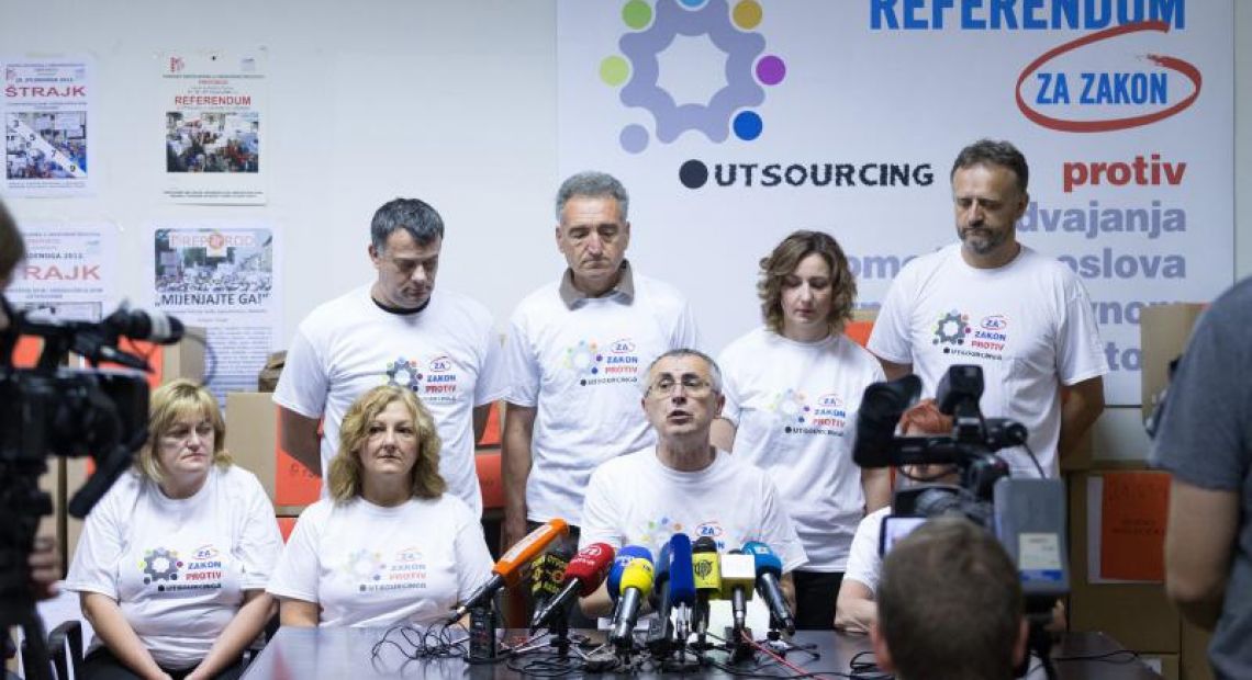 Sindikati predali Saboru potpise za referendum protiv outsourcinga ... Sindikati predali Saboru potpise za referendum protiv outsourcinga ...